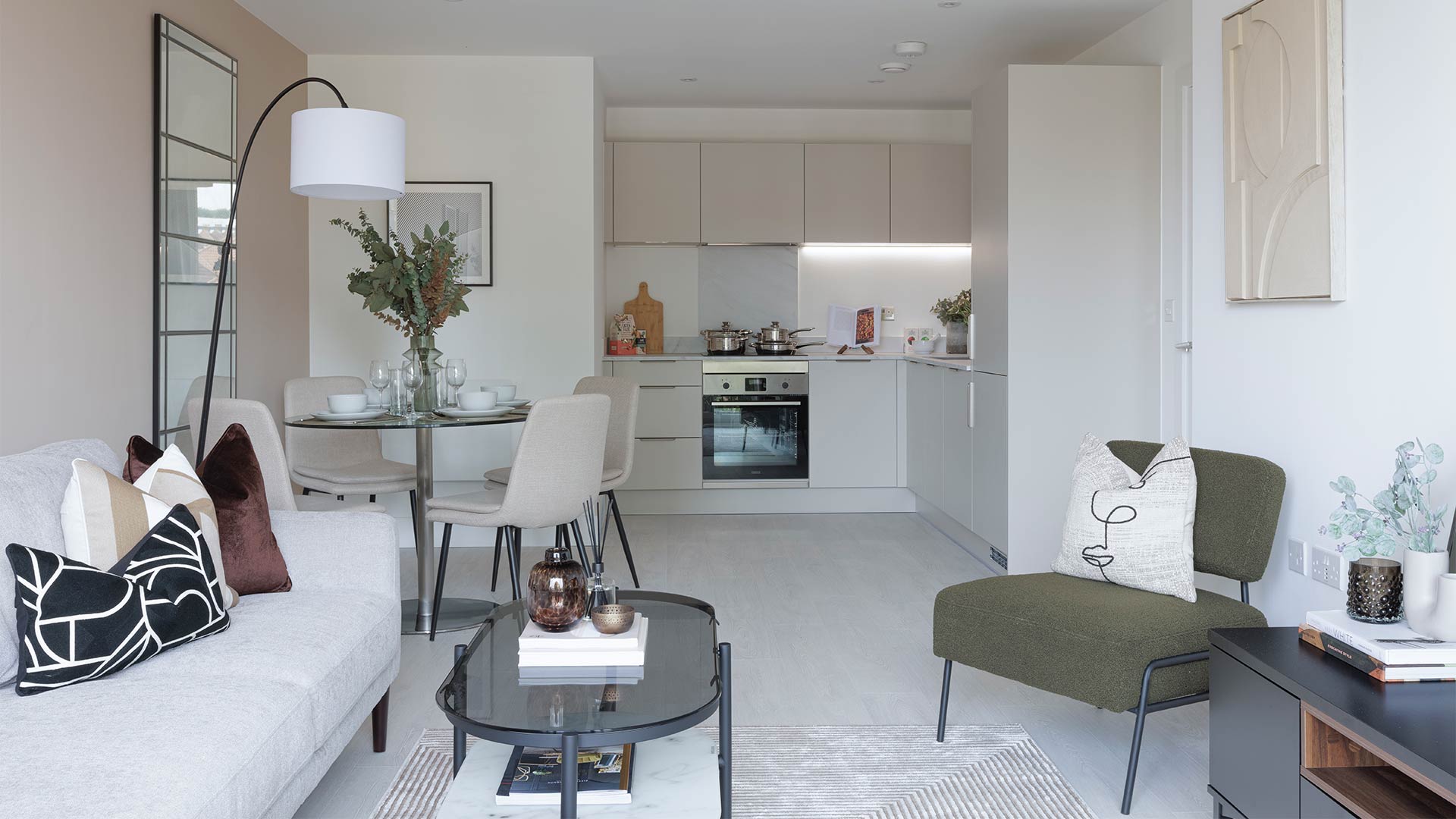 London Square Watford, London, WD24 | Dress to Sell Success Story